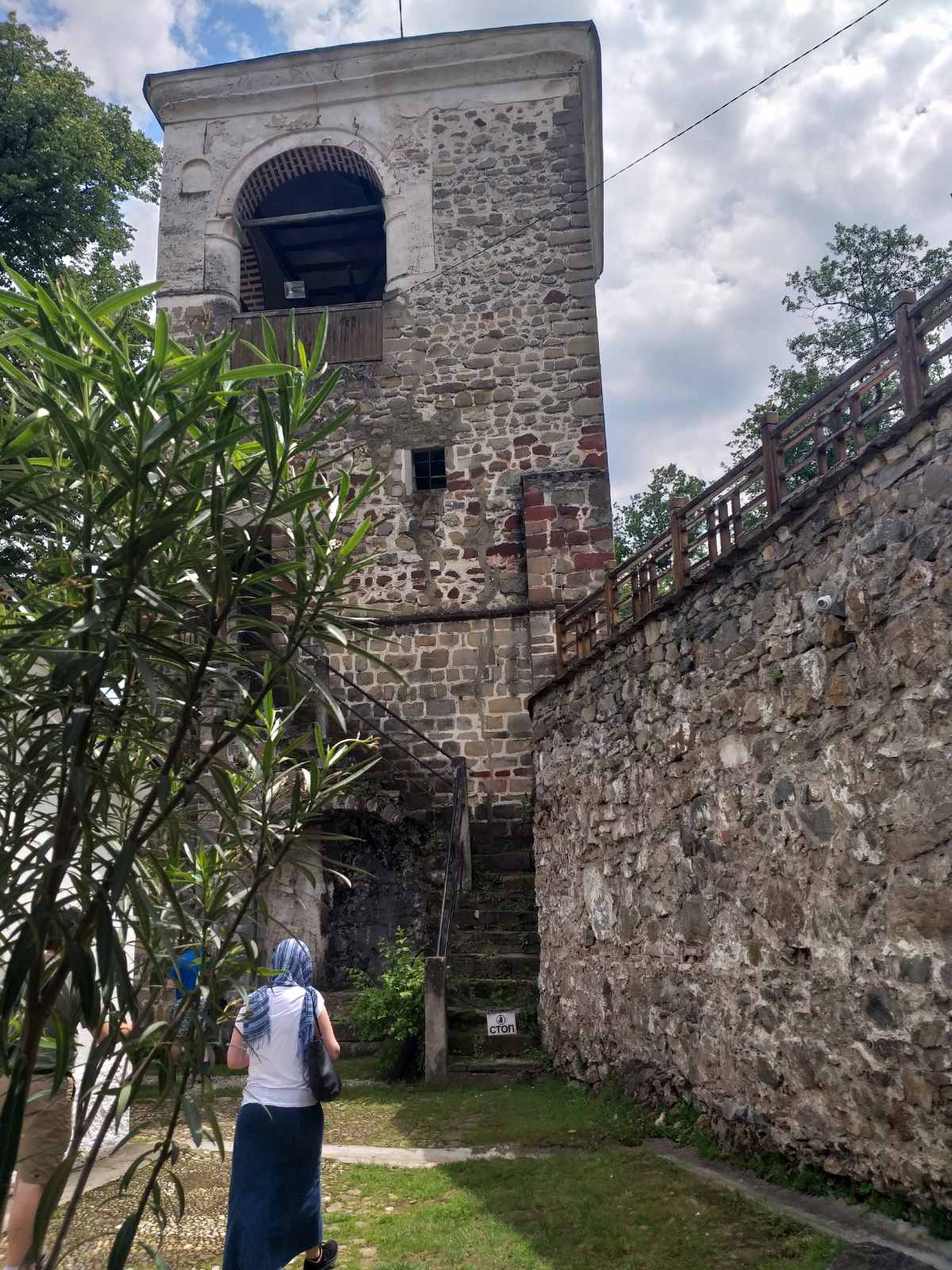 Sveti Roman–manastir koji ispunjava dobonamerne želje - Pecina posla